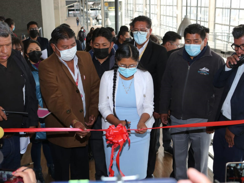 La Terminal Metropolitana de El Alto inaugura un moderno patio de comidas