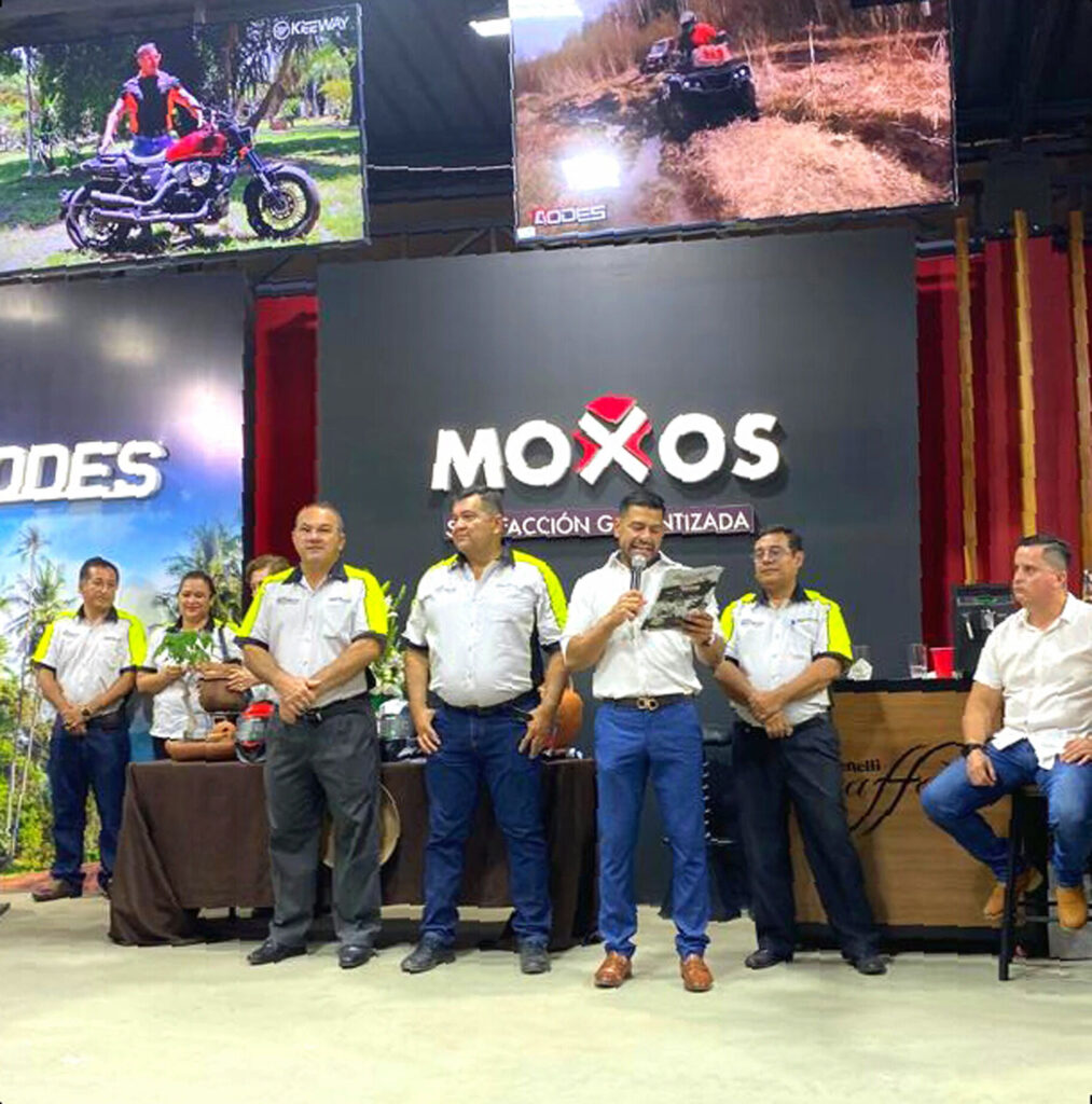 T Informas Bolivia | Así fue la inauguración del stand de la empresa ...